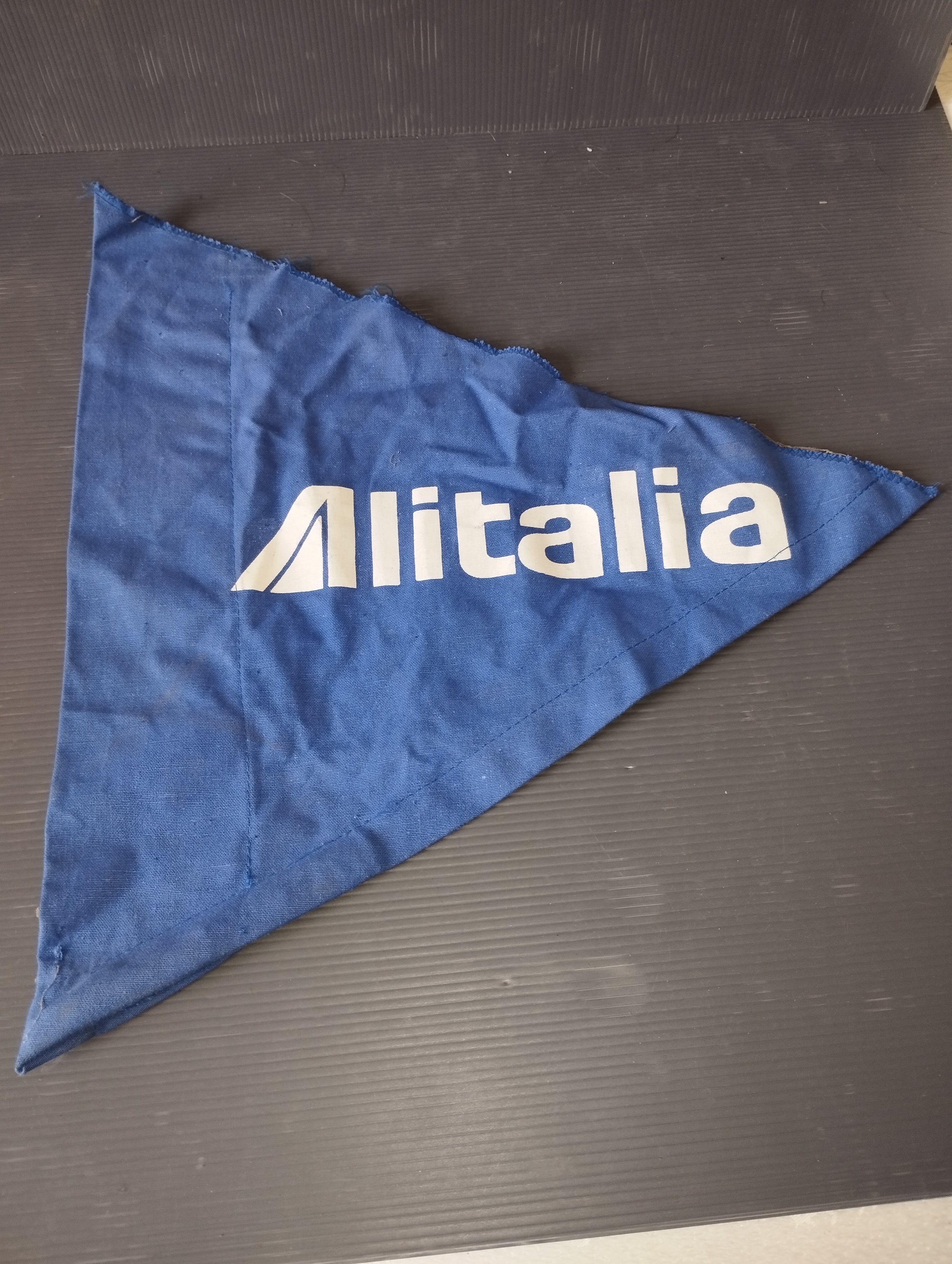 Antica Bandierina Alitalia In tessuto – LUDOteca e dintorni
